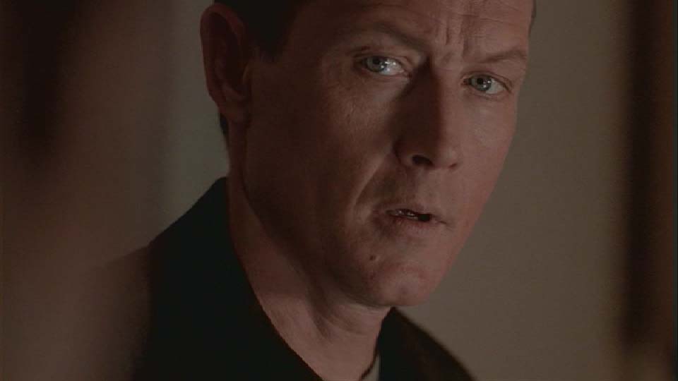 Essence 8x20 / The X-Files / Robert Patrick Shrine