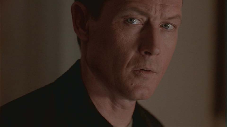 Essence 8x20 / The X-Files / Robert Patrick Shrine