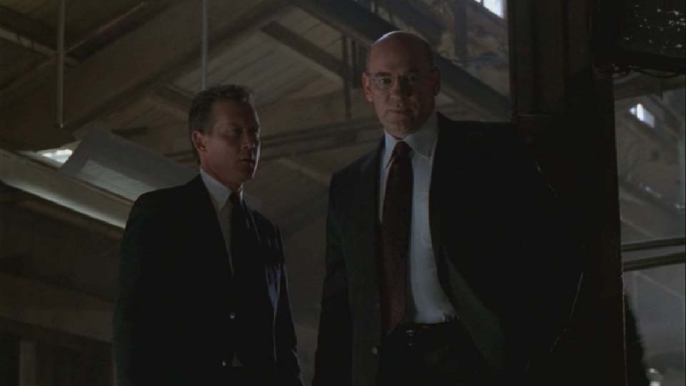 Essence 8x20 / The X-Files / Robert Patrick Shrine