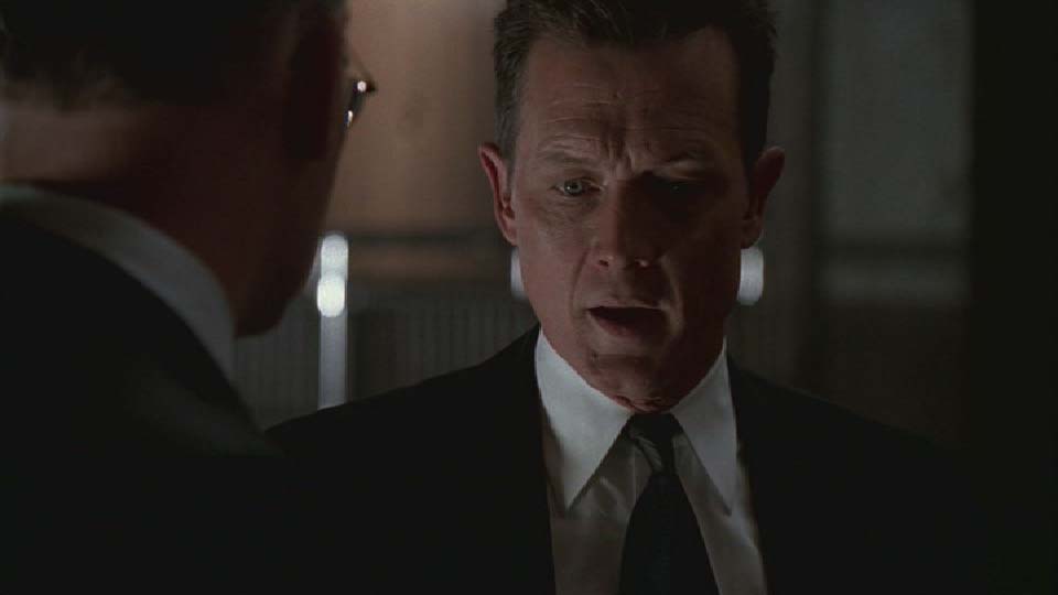 Essence 8x20 / The X-Files / Robert Patrick Shrine