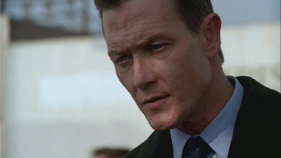 Salvage - X-Files - Robert Patrick Shrine, Agent John Doggett