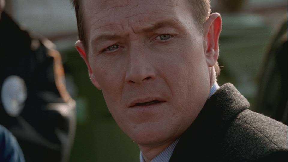 Salvage - X-Files - Robert Patrick Shrine, Agent John Doggett