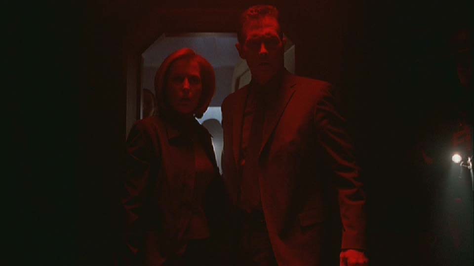 Salvage - X-Files - Robert Patrick Shrine, Agent John Doggett