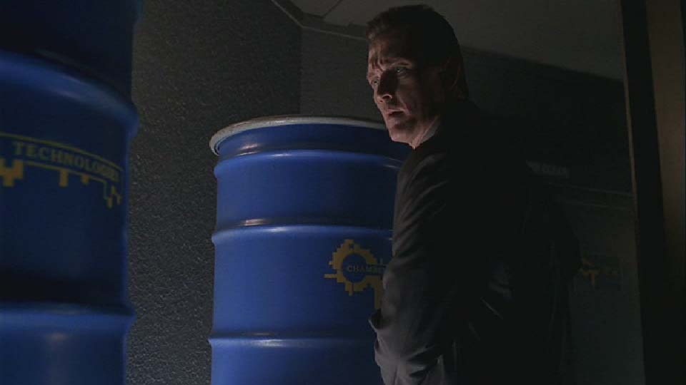 Salvage - X-Files - Robert Patrick Shrine, Agent John Doggett