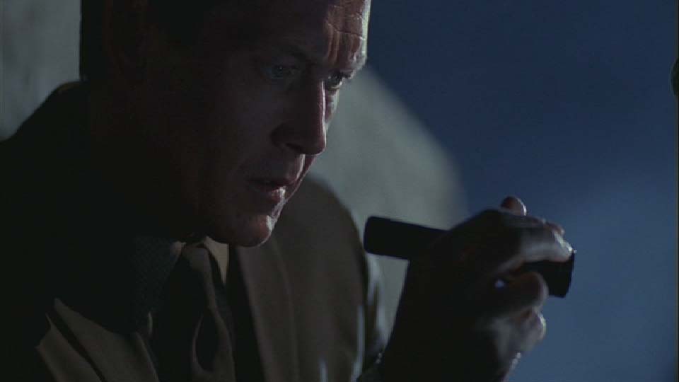 Salvage - X-Files - Robert Patrick Shrine, Agent John Doggett