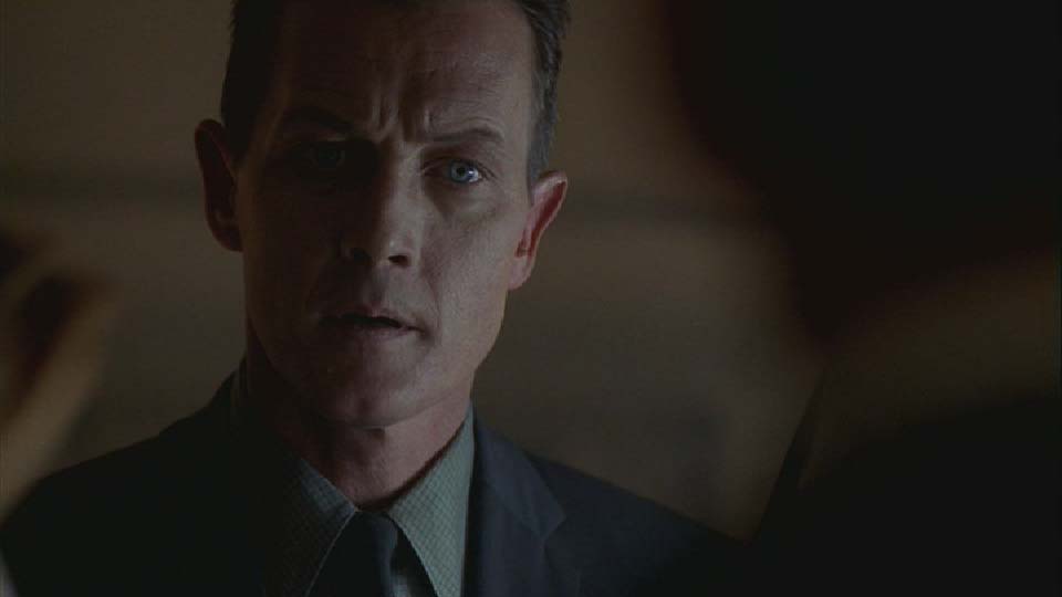 Salvage - X-Files - Robert Patrick Shrine, Agent John Doggett