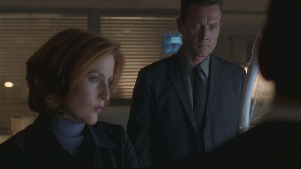 Salvage - X-Files - Robert Patrick Shrine, Agent John Doggett