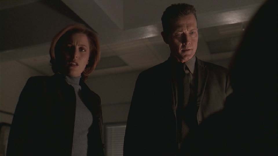 Salvage - X-Files - Robert Patrick Shrine, Agent John Doggett