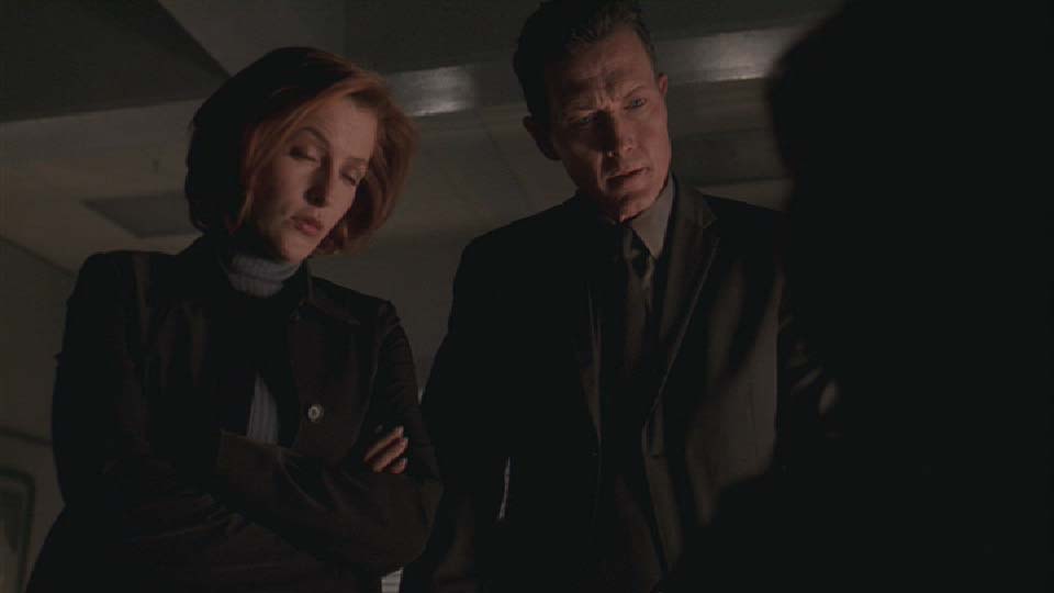 Salvage - X-Files - Robert Patrick Shrine, Agent John Doggett