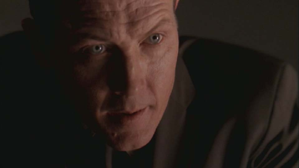 Salvage - X-Files - Robert Patrick Shrine, Agent John Doggett