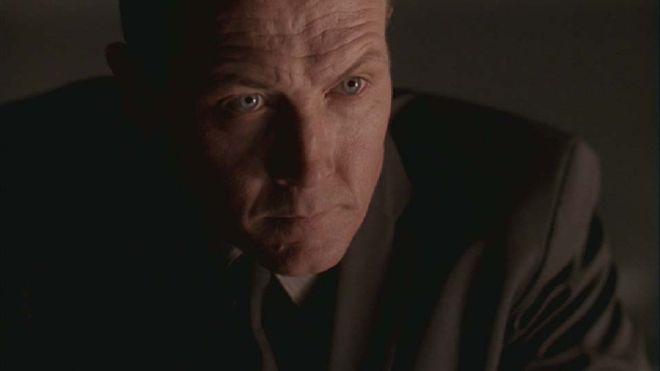 Salvage - X-Files - Robert Patrick Shrine, Agent John Doggett
