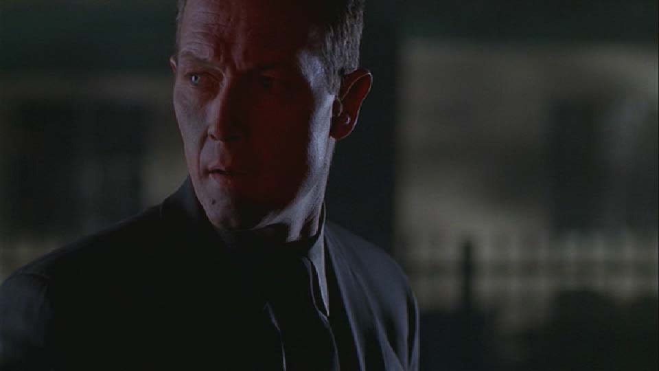 Salvage - X-Files - Robert Patrick Shrine, Agent John Doggett