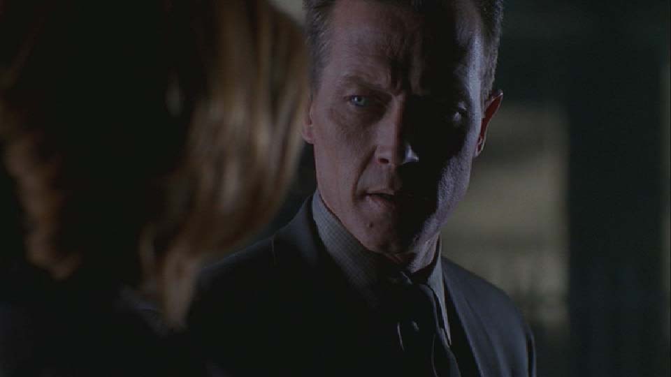 Salvage - X-Files - Robert Patrick Shrine, Agent John Doggett