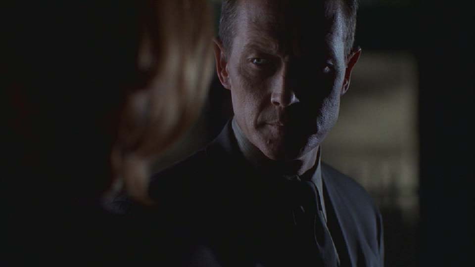 Salvage - X-Files - Robert Patrick Shrine, Agent John Doggett